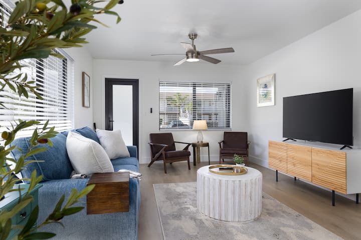 Atlantic Bay. Beach Gear. Private Backyard Oasis - Fort Lauderdale, FL