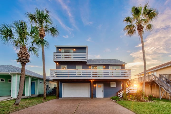 Beach House With Private Heated Pool/game Room - Port Aransas, TX