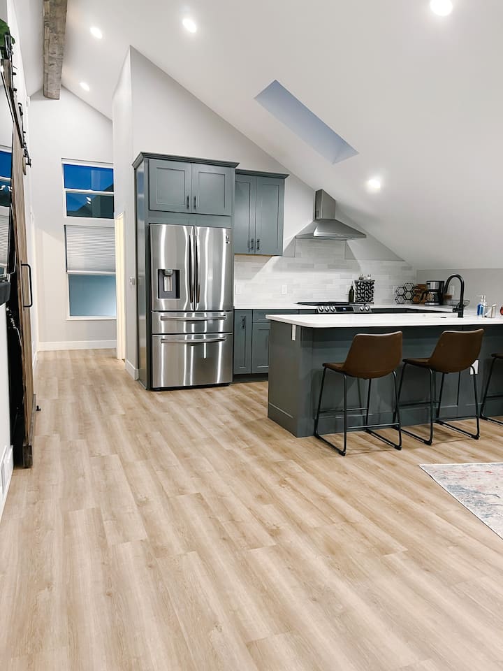 The Lincoln Loft - Virginia Village - Denver