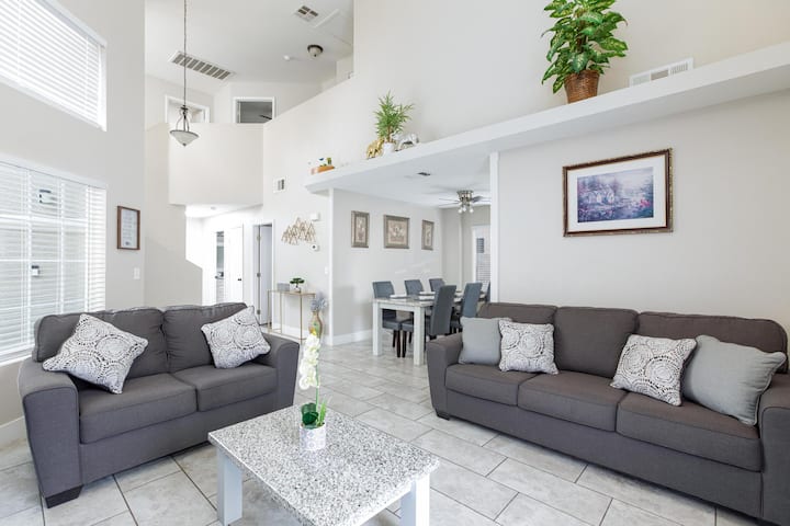Vegas Modern Home: 18 Min From The Strip - North Las Vegas, NV