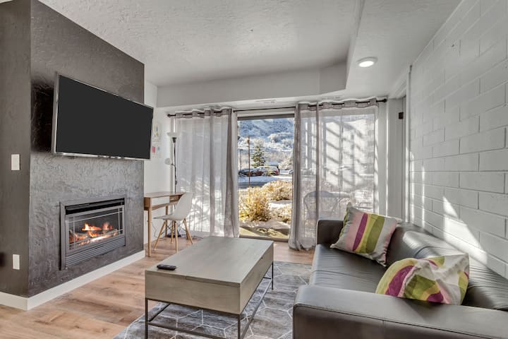 1 Br, Sleeps 4, Free Shuttle, Hot Tub! - 파크시티