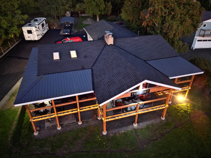 "The Fort" Cda Lake View Home With Large Deck - Coeur d'Alene, ID