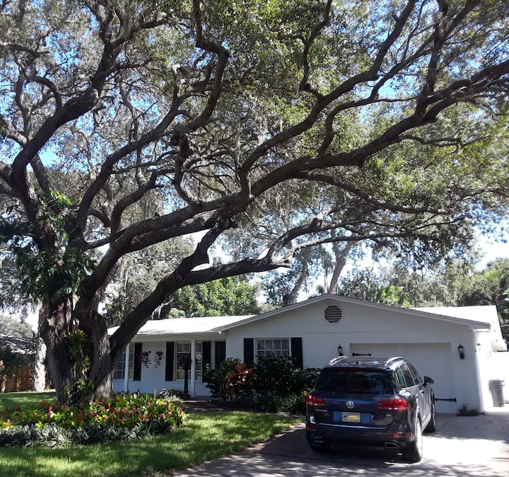 Relax In The Shade - Venice, FL