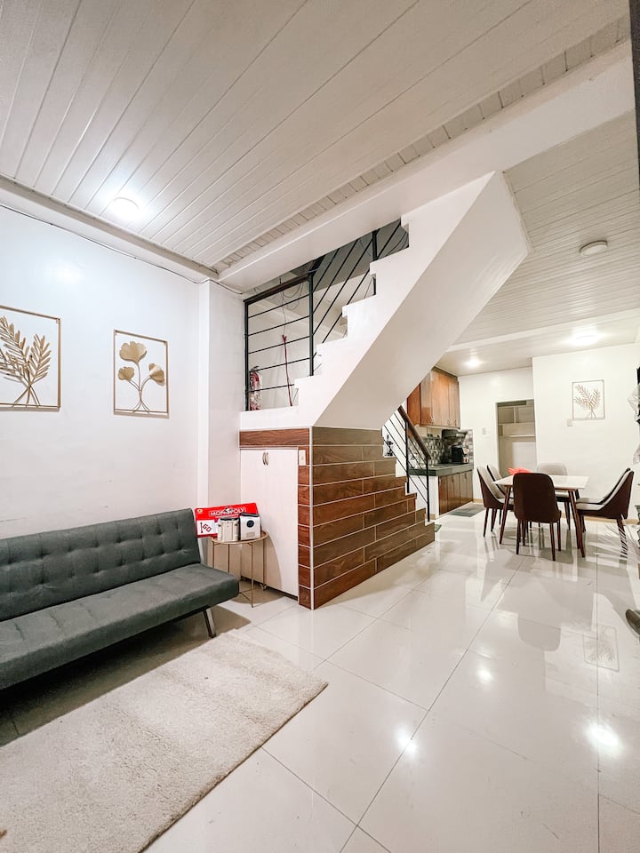 Townhouse In Manila - 