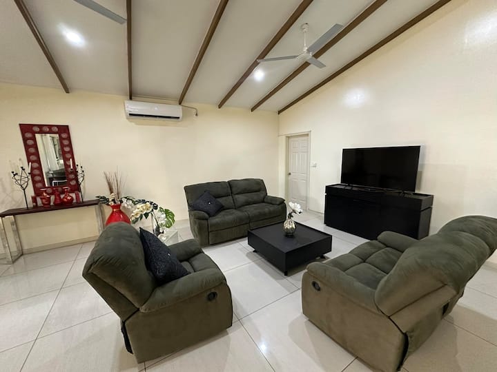 Amataga 3 Bedroom/3 Bathroom/ac/netflix/wifi - Samoa
