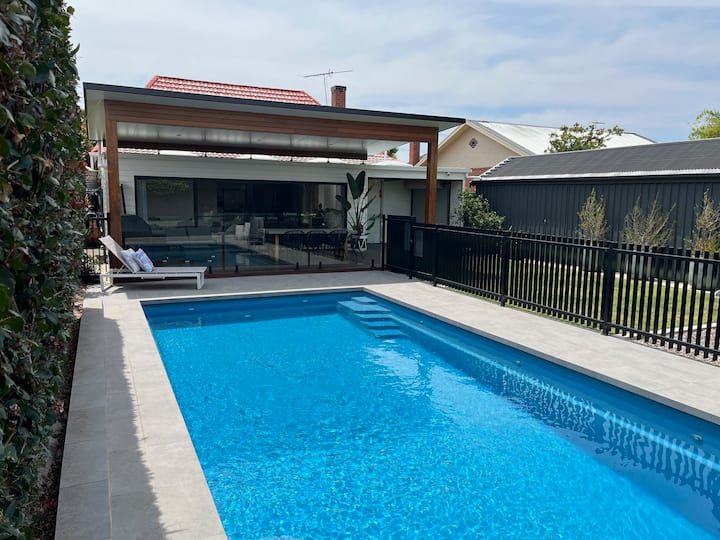 Tudor Splendour - Adelaide