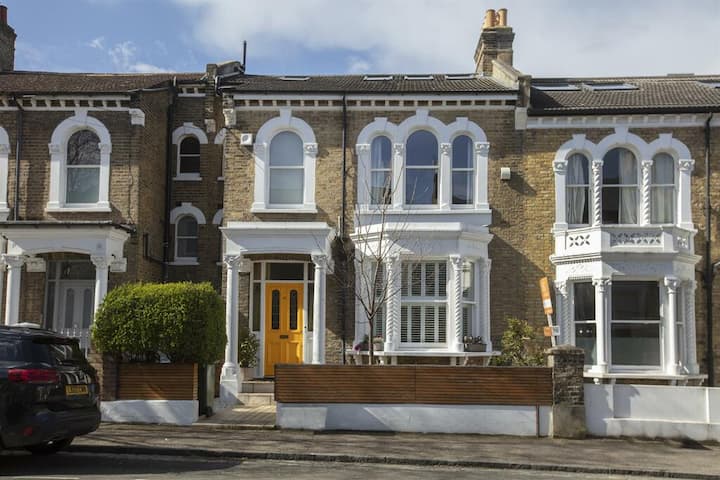 Fun Family Home - London