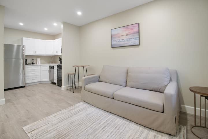 Deerfield Beach Bungalow Unit 2 - Deerfield Beach, FL