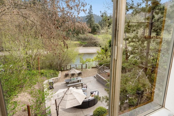 Luxury River House In The Redwoods - Guerneville, CA