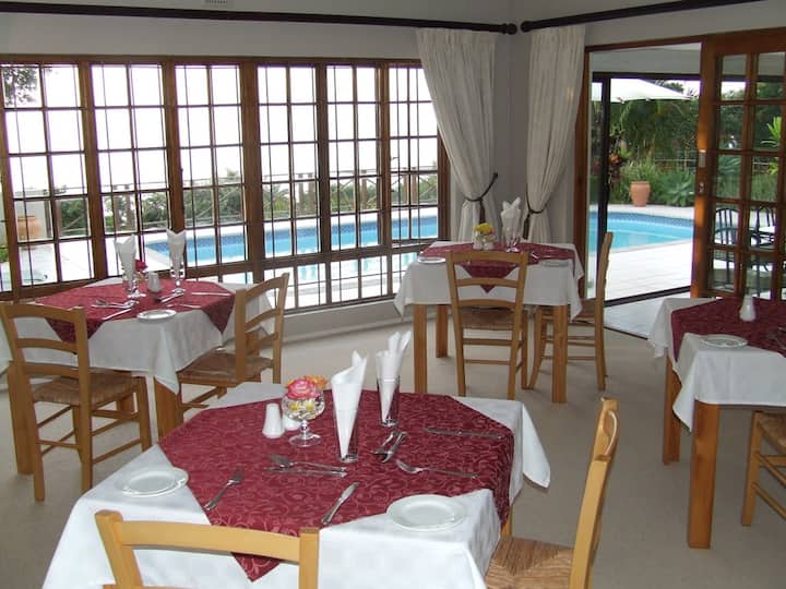 Ocean Grove B&b - Palm Room - Port Edward