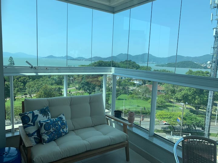 Beira Mar Norte: Vista Incrível Na Agronômica - Florianópolis