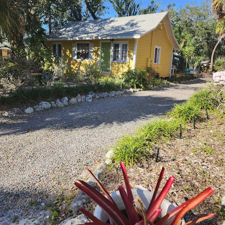 Srq Canary Cottage Downtown - Sarasota, FL