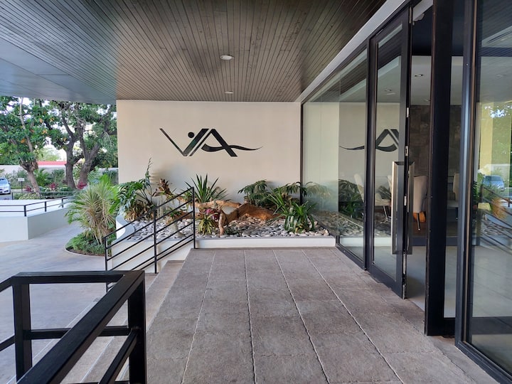 The Ag's Suite Pointe At Via - Kingston