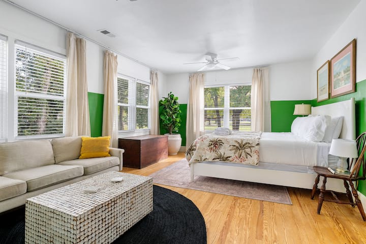 Cozy One Bedroom-terrace Walks To Live Music - Charleston, SC