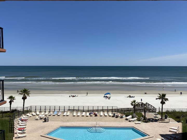 Flamingo Condo - New Smyrna Beach, FL