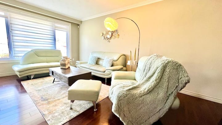 Modern + Affordable + Great Location Home - Brampton