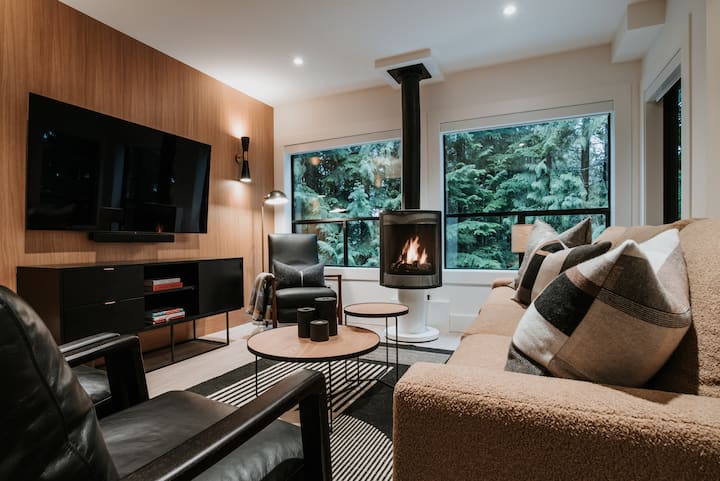 Modern Whistler Luxury Apartment - Whistler Blackcomb