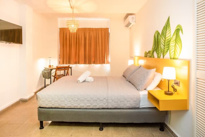 Hotel Caracas Casco Viejo - Queen Bed Room - Panama City