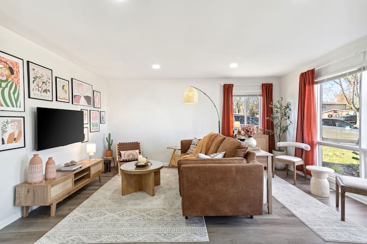 Kissed By Sunshine | 3br Ranch By Royal Oak | 2tvs - Troy, MI