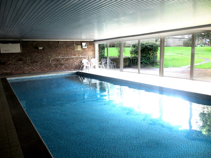 Stylish 3-bed Flat, Indoor Pool - Bristol