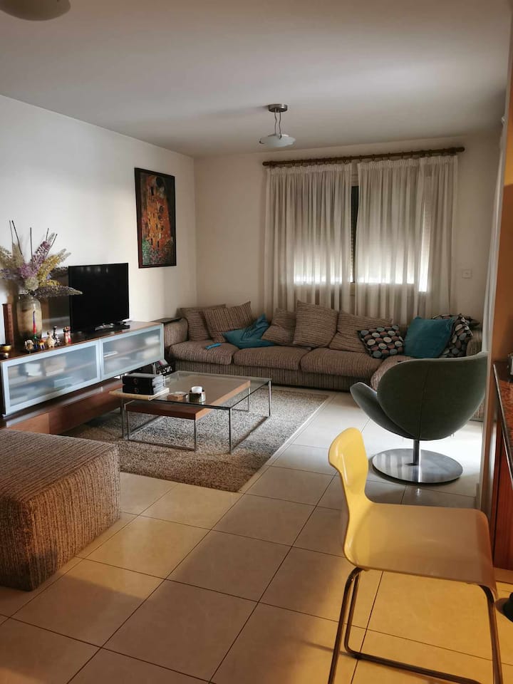Cozy 3 Bed Apartment In Limassol - Limassol