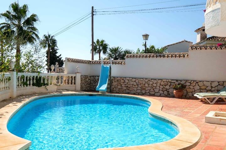 Hermosa Villa Con Piscina Privada. - 貝納爾馬德納