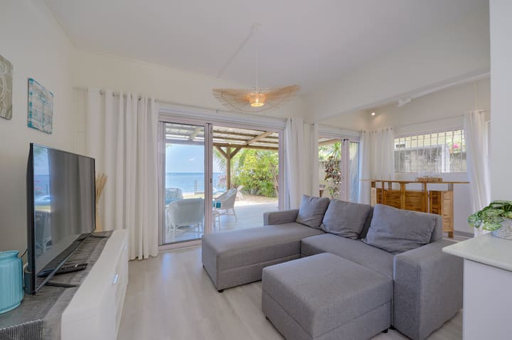 Private Luxury Seaside Villa With En-suite Rooms - Port Louis