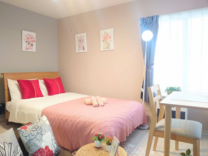 ピンク&グレーのフェミニンな柔らかい雰囲気にコーディネート！ - Sapporo