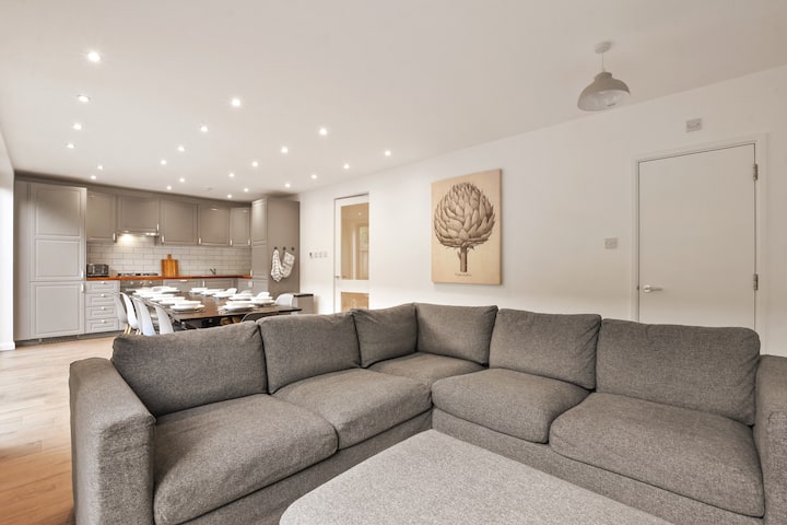 Large House For 12 People - Islington - London