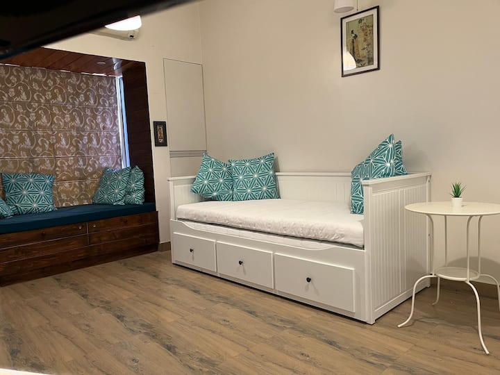 Modern Private Comfortable 1 Bhk In Koregaon Park - 浦那