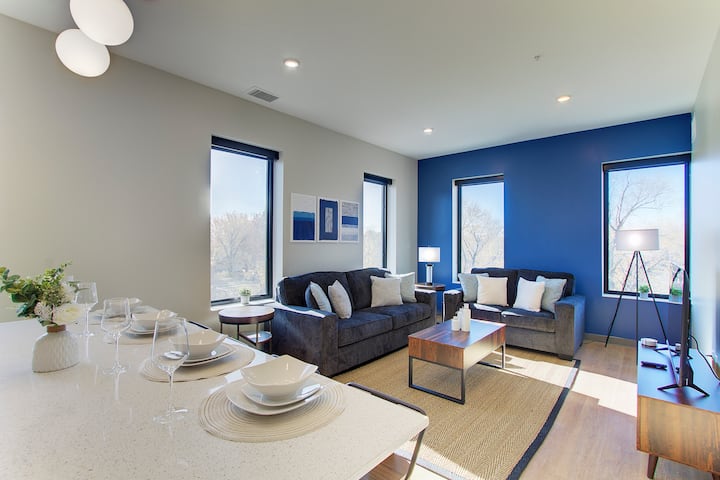 Luxury 2 Bed/2 Bath | Cle Clinic | Free Garage - 클리블랜드