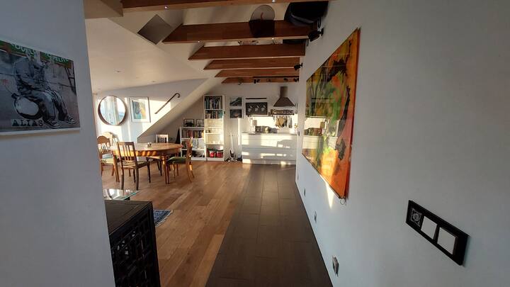 Spacious Loft In The City Center - Reikiavik