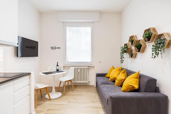 Cozy And Modern Apartment In Milan Close To Metro - Milan