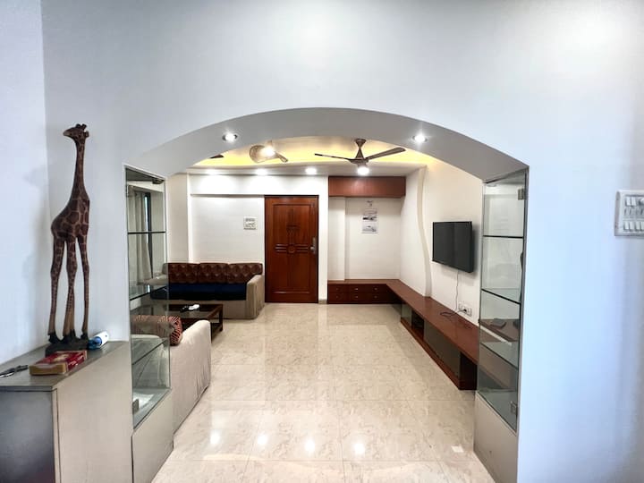 Cozy Homes - Spacious 2 Bed 3 Bath In Bandra West - Mumbai