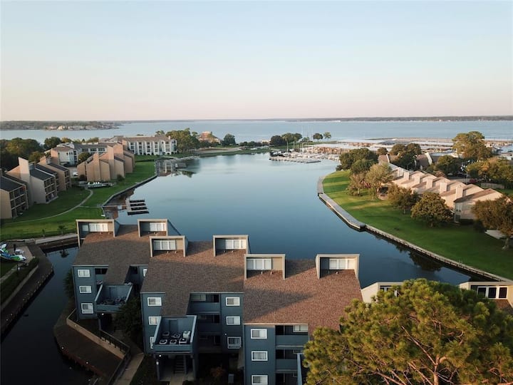 Allgood-conroe Lakefront
Pool, Fishing, Boating - Conroe, TX