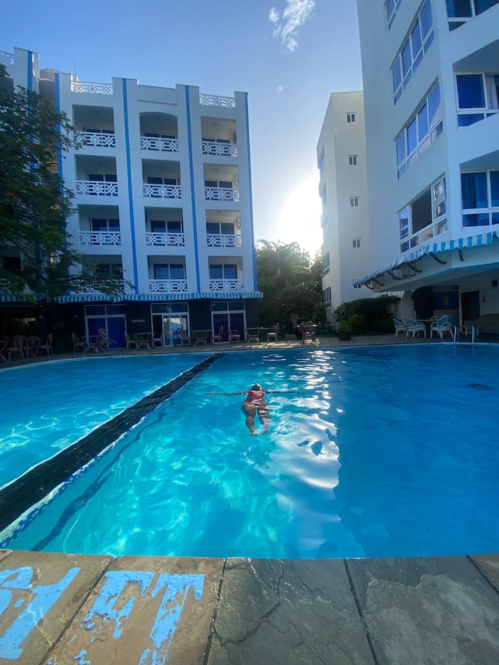 Waves And Wanderlust-nyali - Mombasa