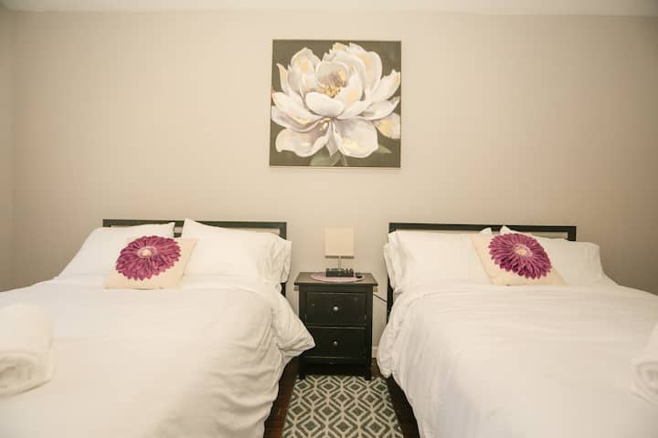 Crown Heights Beauty, Train, 2br - New York