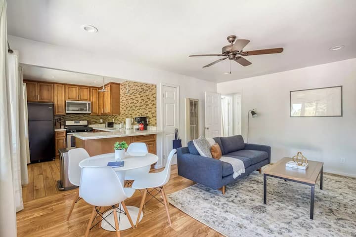 Peaceful Downtown Work/live 1 Bedroom Getaway [C] - Mountain View, CA