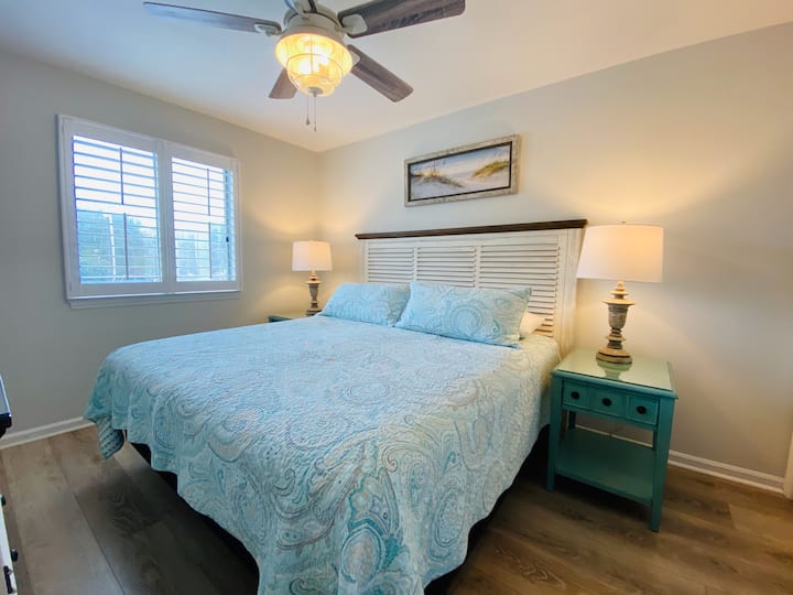 Crystal Coast Cove  First Floor Entry - 에메랄드 이슬