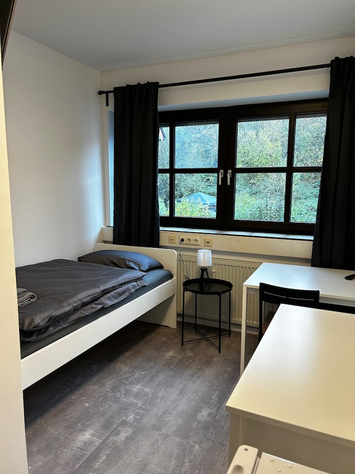 Modernes Einzelzimmer - Gießen