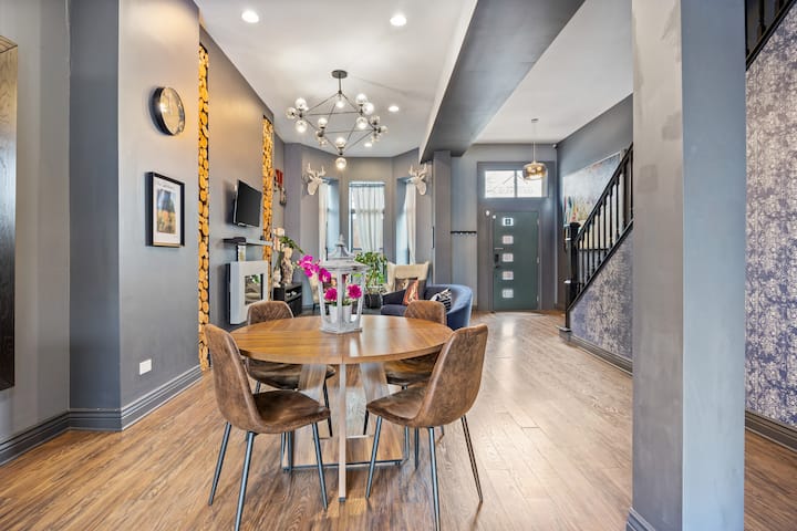 Villa Dubois Guest House Room 2 - Chicago, IL