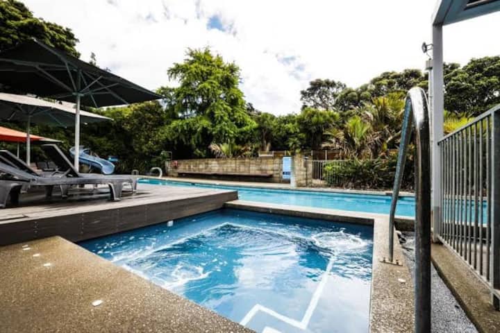 The Hut - Waihi Beach