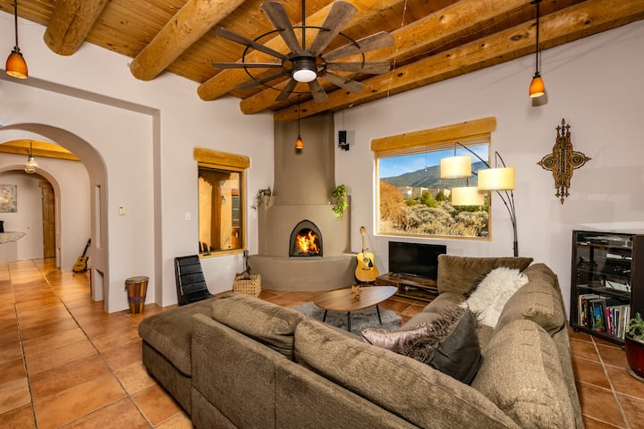 Beautiful Oasis In Taos W/ Hot Tub! - Taos, NM