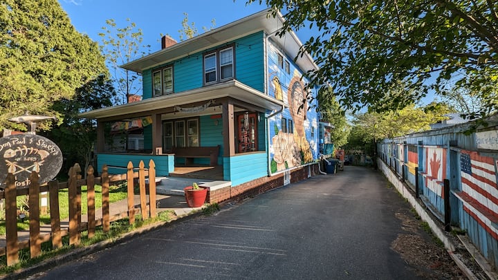 Whole Hostel Rental In West Asheville - Asheville, NC