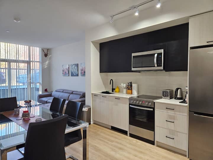 Modern Comfy Fully Equipped 2br2bth Condo - Mississauga