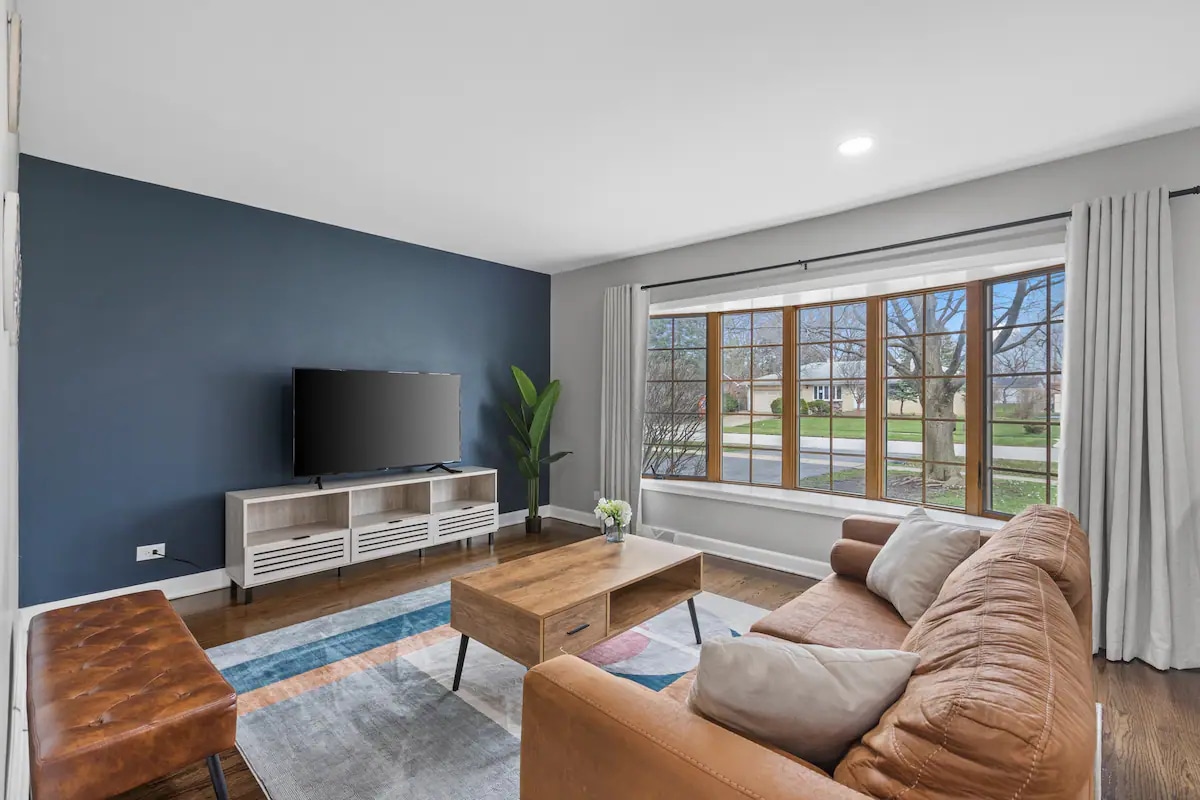 5BR Family Home + Backyard | LCP Collection - Houses for Rent in ...