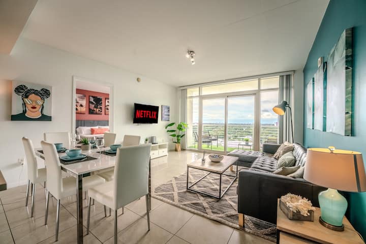 2br/2ba W Balcony Pool & Gym - Miami