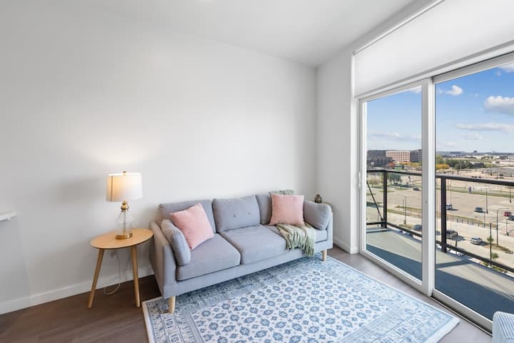 Furnished Studio Apartment - Black Hawk County