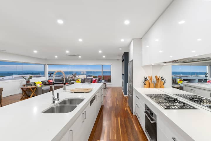 Luxury Beach Views On The Terrace Sleeps 10 - Point Lonsdale