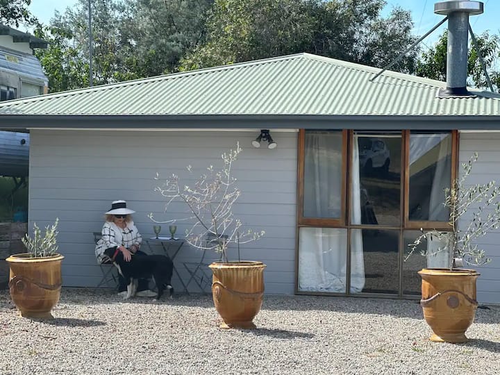 Olive Cottage Lake George Winery - Lake George, New South Wales